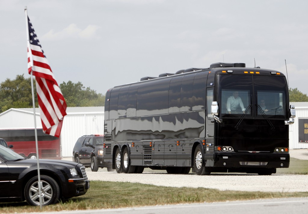 Barack Obama’s Armoured Campaign Coach • AutoSpace